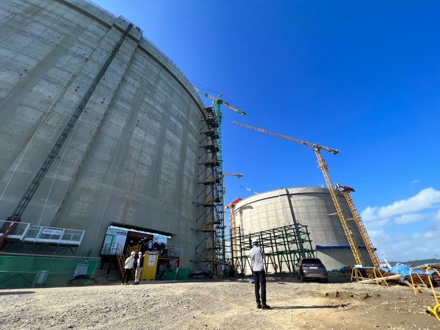 높이 55m·지름 88m 거대 LNG 탱크…SK가스 미래 비전 담는다 - 나무뉴스