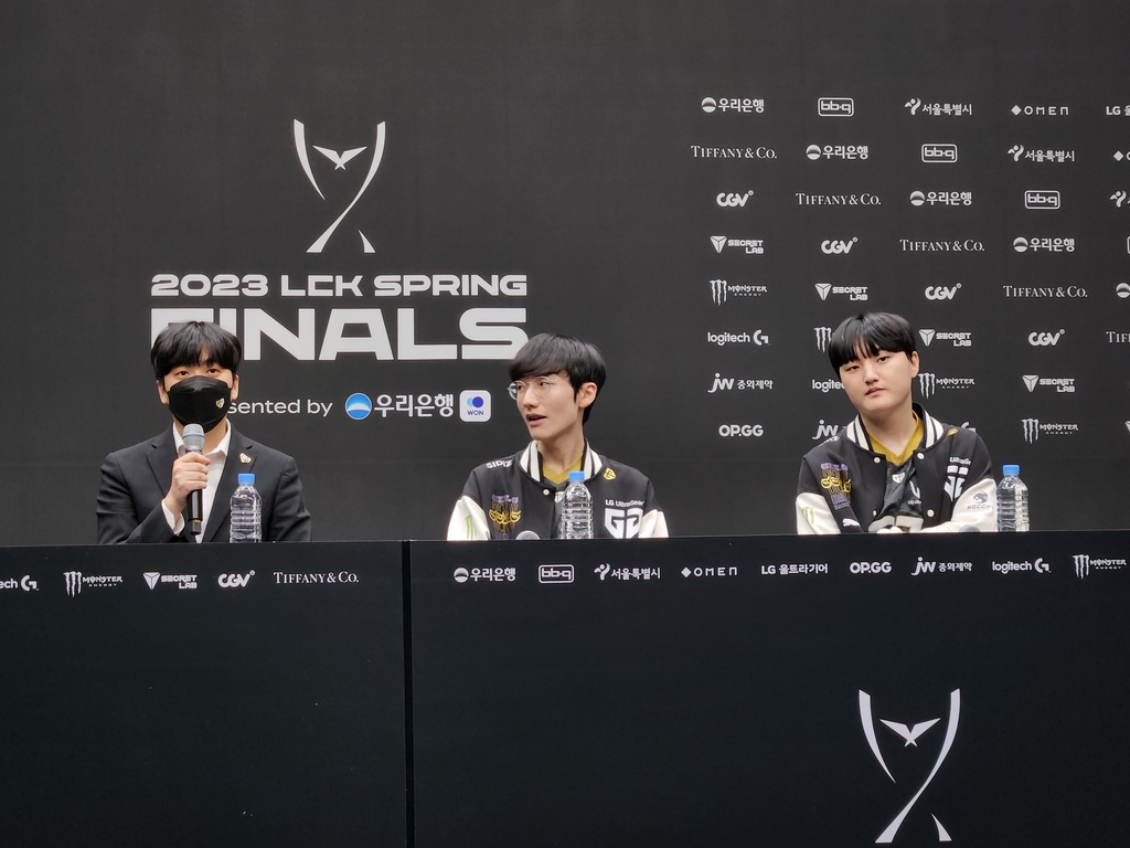 젠지, KT 꺾고 창단 첫 MSI 진출…'라이벌' T1과 내일 결승전(종합) - 나무뉴스