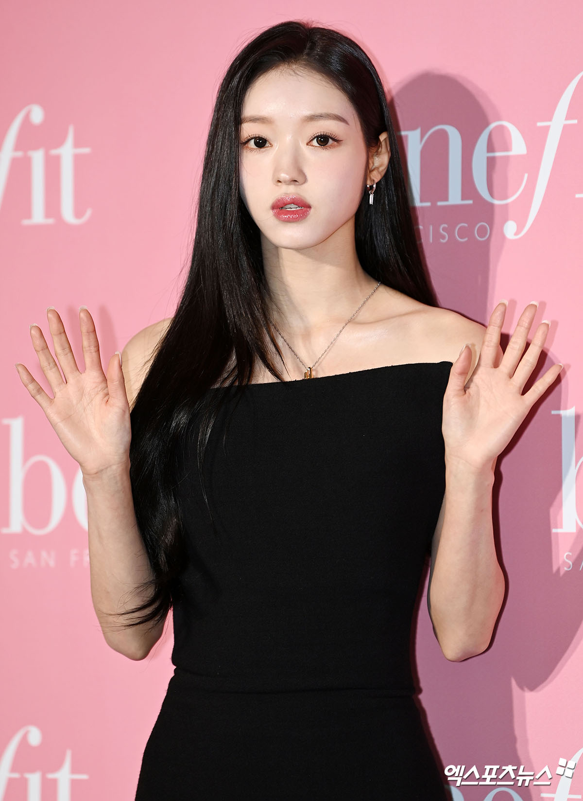 '인간 마네킹' 오마이걸 유아 '눈 뗄 수 없는 아름다움'[엑's HD화보] - 나무뉴스