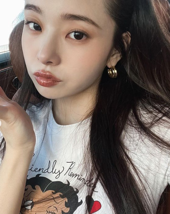 프리지아 짝퉁 논란에도 인기 안 죽었네…팬레터 자랑 나무뉴스
