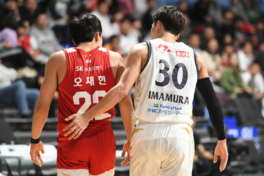 '윌리엄스 더블더블' SK, 워니 없이도 류큐 꺾고 EASL 첫 승 신고 - 나무뉴스